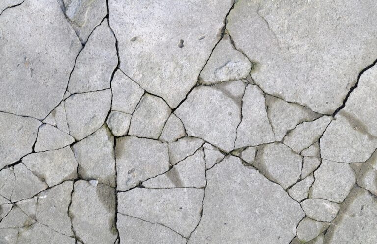 How to Repair Hairline Cracks in Concrete: A Full Guide